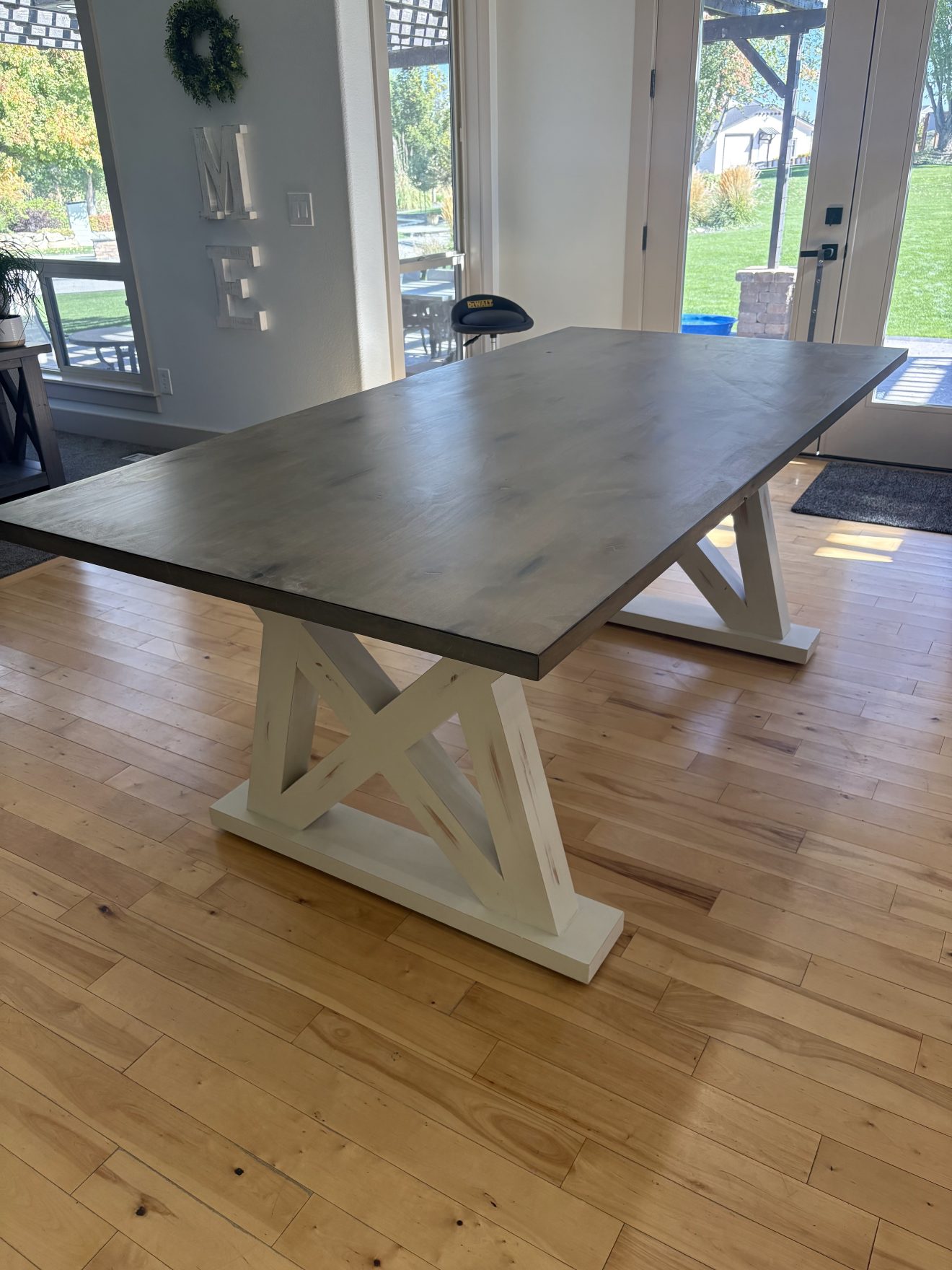 Choosing the Right Table Base for Style, Comfort, and Longevity